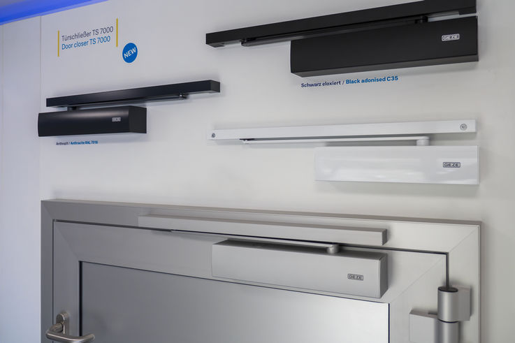 The GEZE Showmobile | GEZE