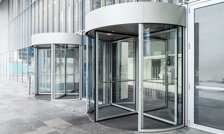 Revolving doors: The right type of door for your needs? | GEZE